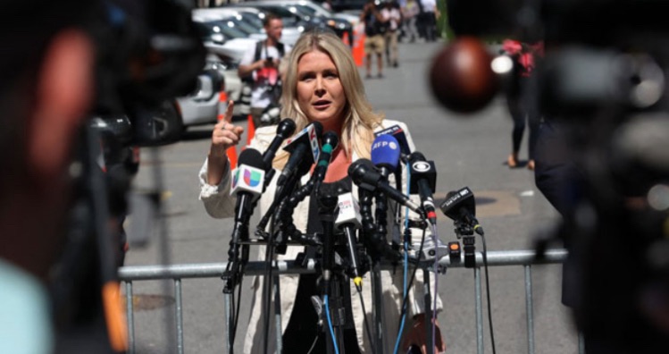 Trump Appoints 27-Year-Old as White House Press Secretary